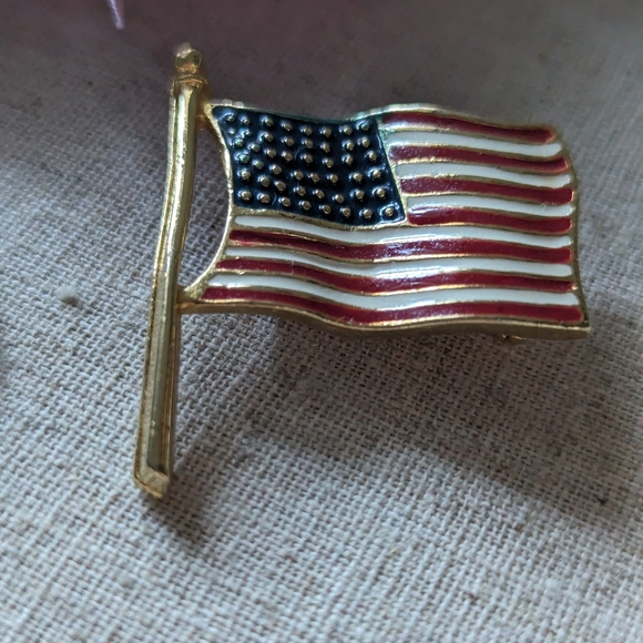 Vintage | Jewelry | Vintage Usa American Flag Brooch Pin Lapel | Poshmark